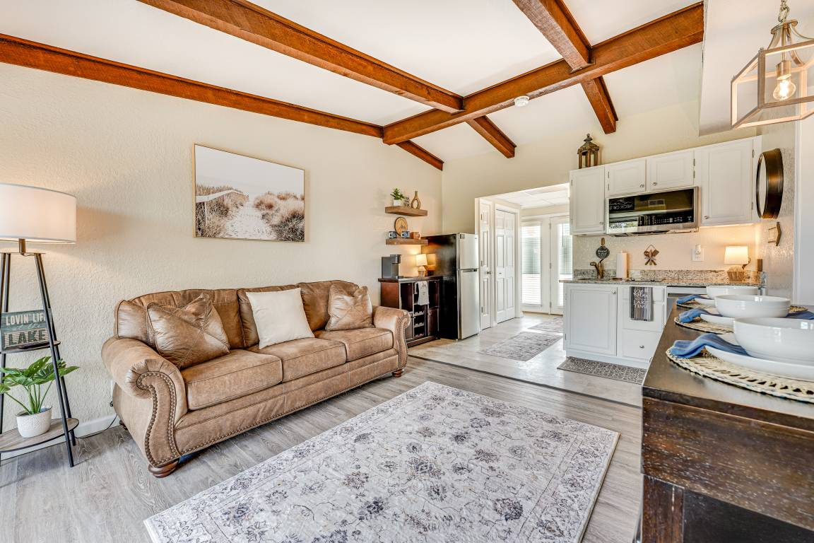 65 M² Apartment ∙ 2 Bedrooms ∙ 6 Guests - Kimberling City, MO