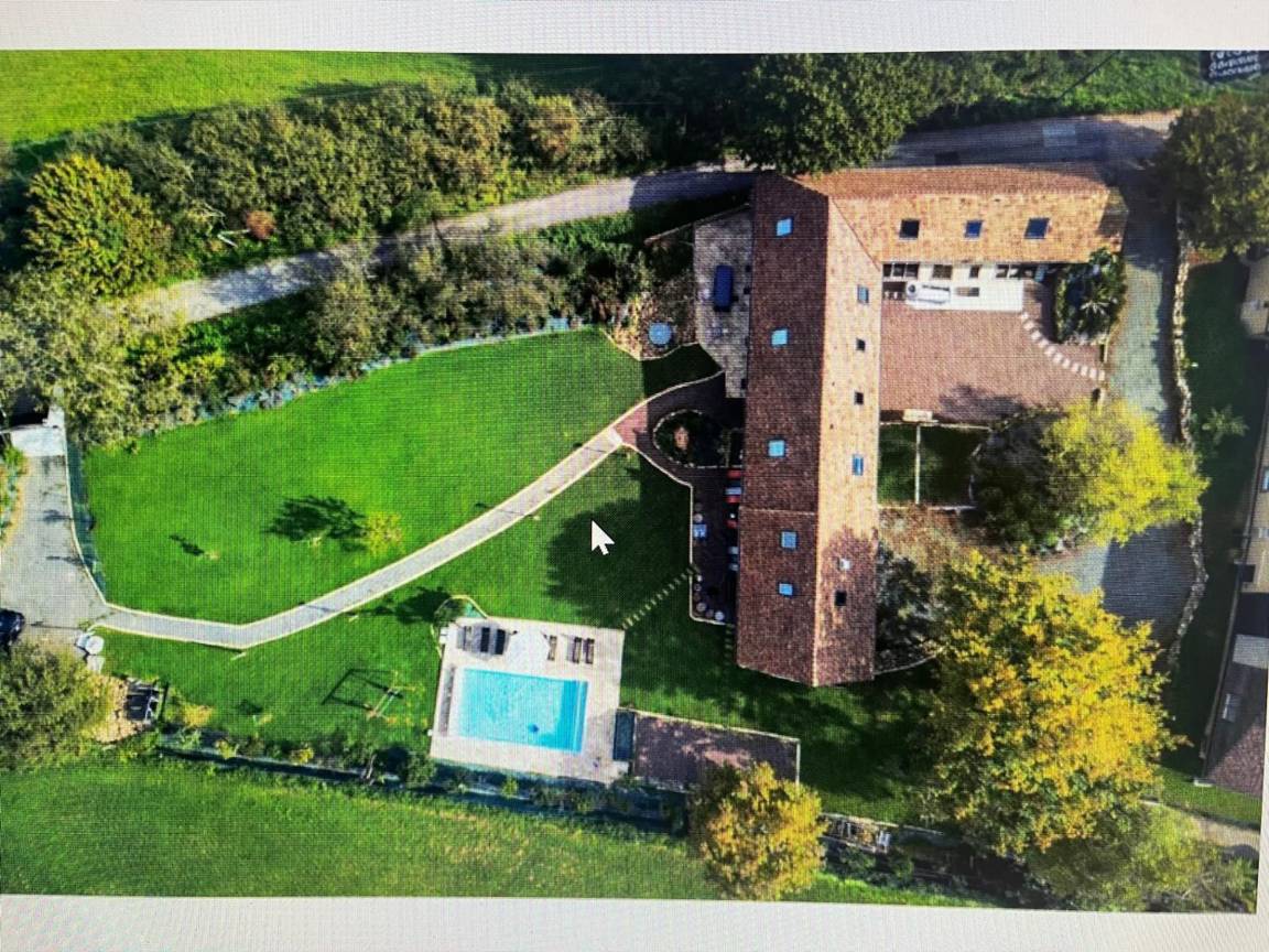 300 M² Cottage ∙ 6 Chambres ∙ 15 Personnes - Le Mans