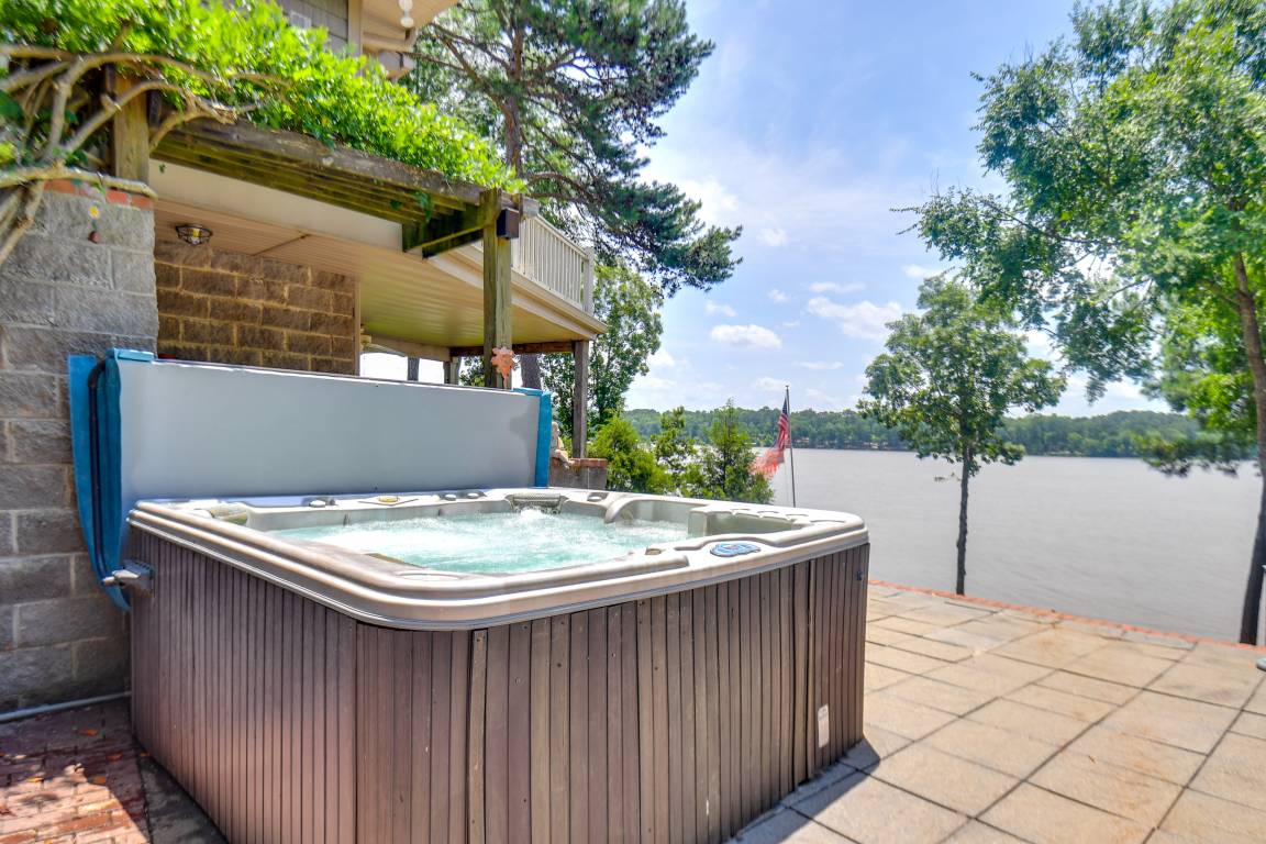 111 M² House ∙ 2 Bedrooms ∙ 10 Guests - Lake Strom Thurmond - Clarks Hill Lake