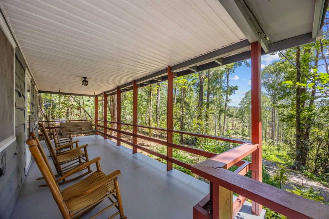 Cabin ∙ 2 Bedrooms ∙ 4 Guests - Asheville, NC