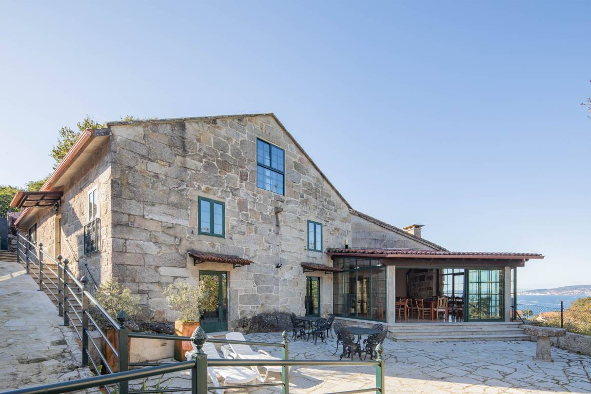 225 M² House ∙ 6 Bedrooms ∙ 18 Guests - Marín