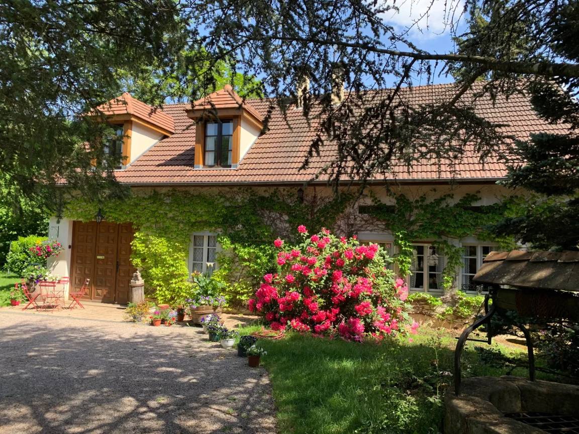 120 M² House ∙ 4 Bedrooms ∙ 8 Guests - Sully
