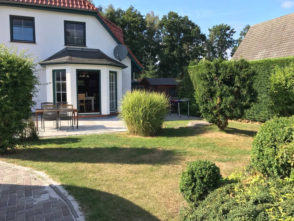 99 M² Ferienhaus ∙ 2 Schlafzimmer ∙ 4 Gäste - Zingst