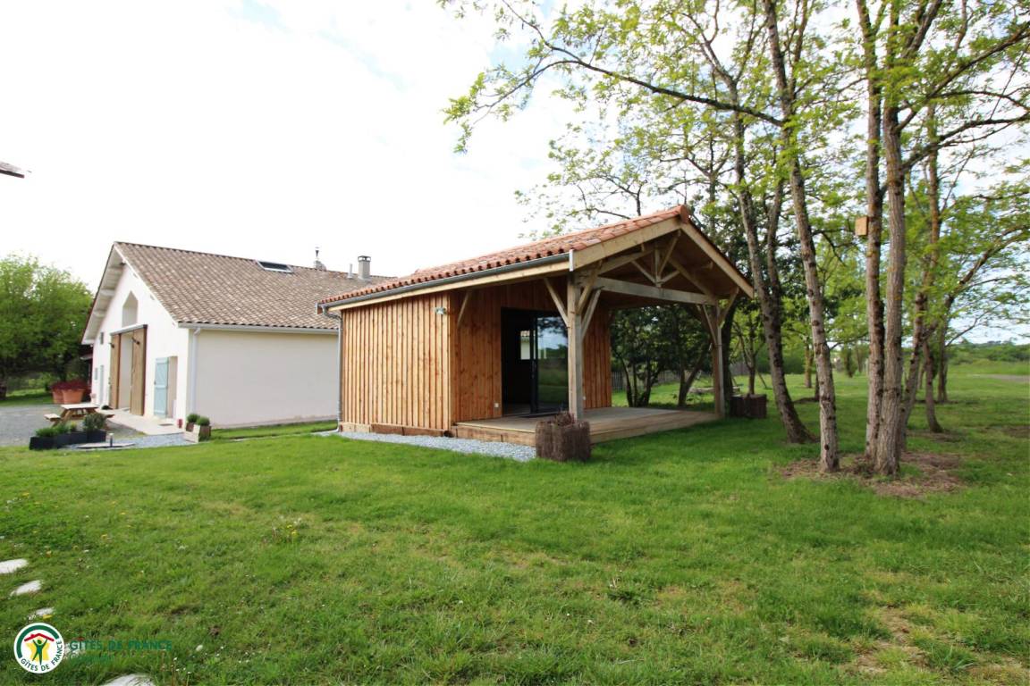 128 M² Gîte ∙ 2 Chambres ∙ 4 Personnes - Département Gironde