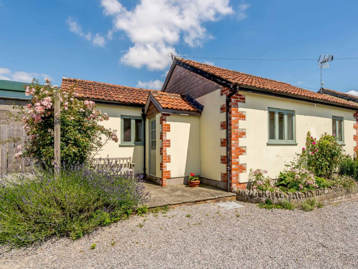 Cottage ∙ 2 Bedrooms ∙ 4 Guests - Wiltshire