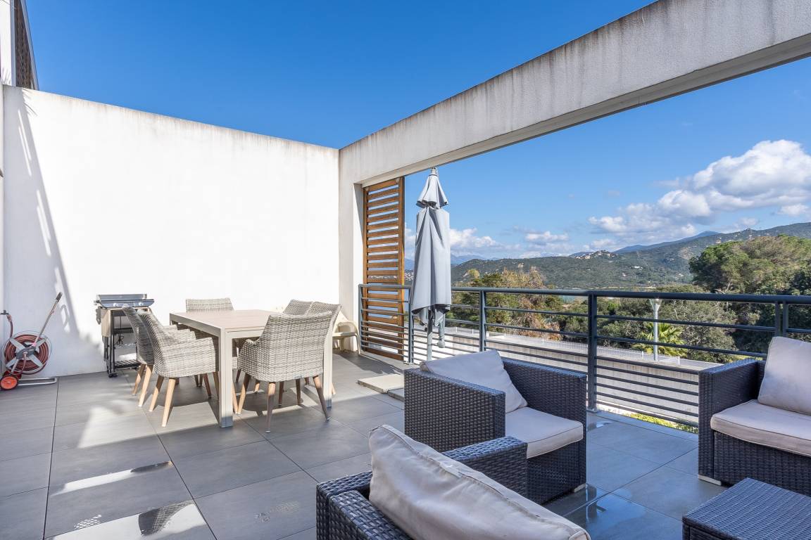 140 M² Apartamento ∙ 4 Habitaciones ∙ 8 Huéspedes - Coti-Chiavari