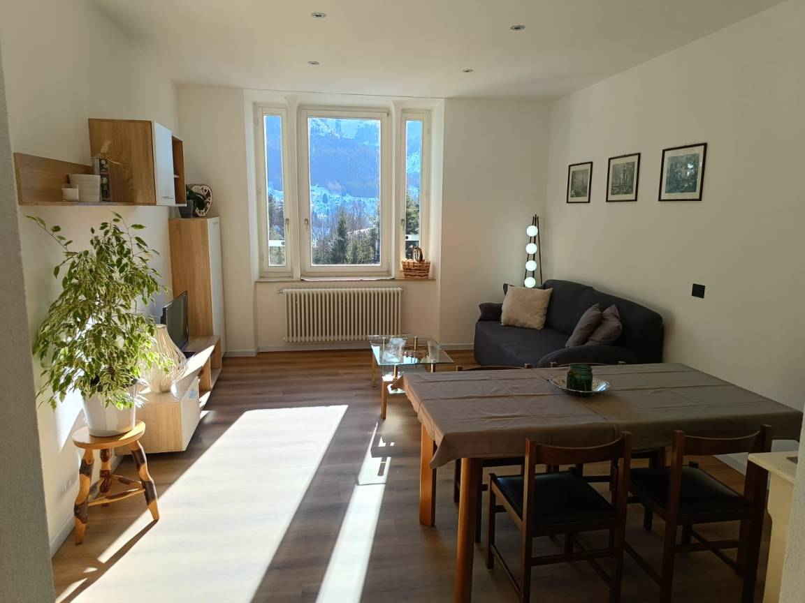 80 M² Ferienwohnung ∙ 2 Schlafzimmer ∙ 5 Gäste - Stava