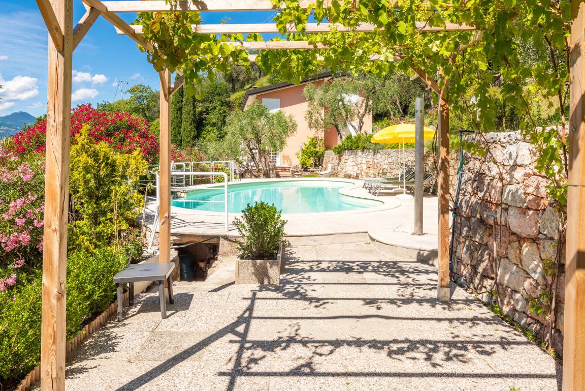 200 M² Villa ∙ 4 Chambres ∙ 8 Personnes - Malcesine