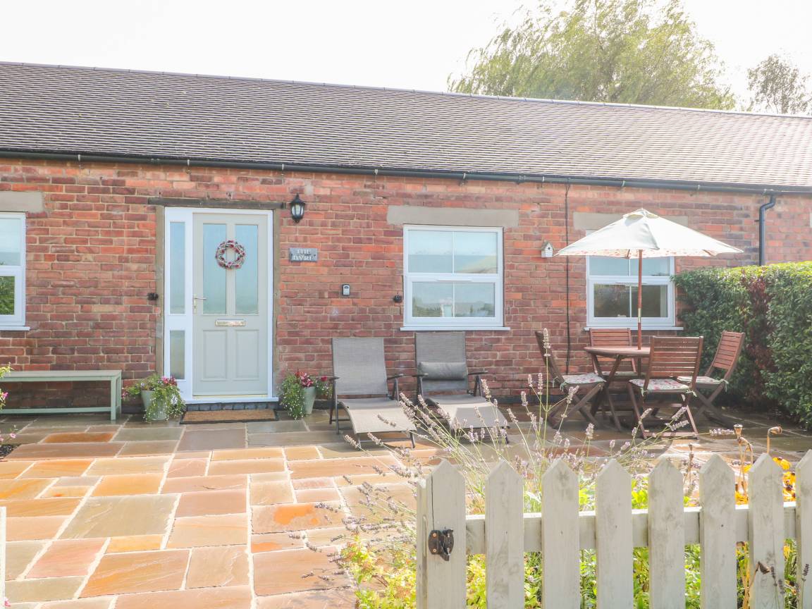 Cottage ∙ 2 Bedrooms ∙ 4 Guests - Staffordshire