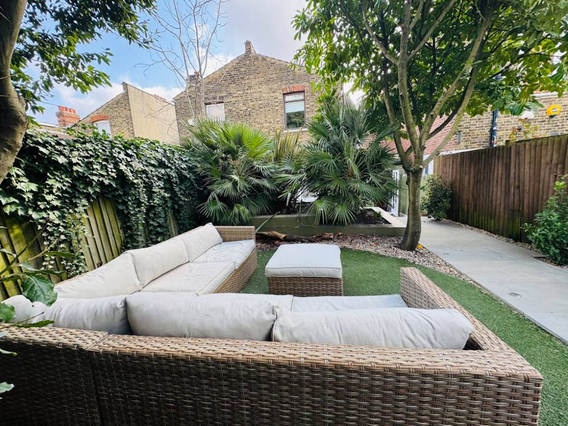 126 M² House ∙ 3 Bedrooms ∙ 6 Guests - London