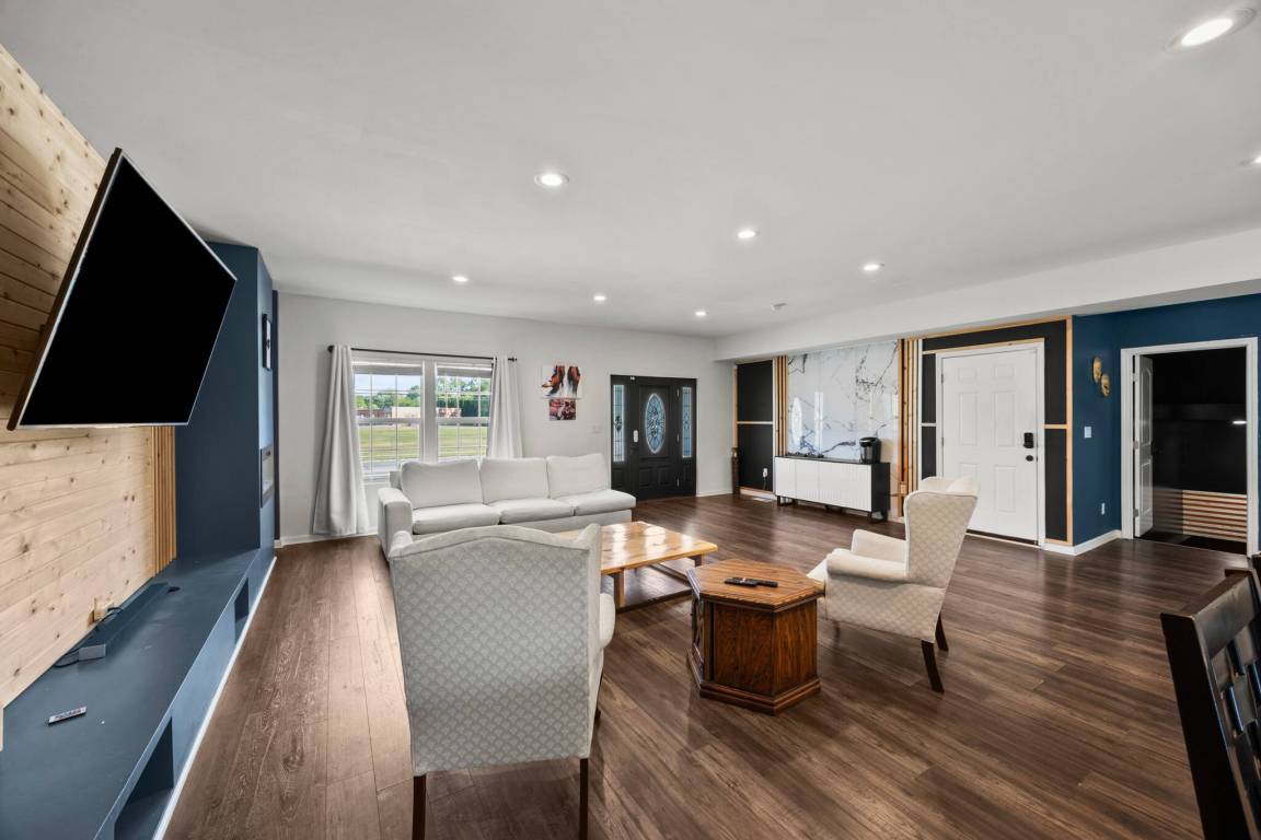 566 M² House ∙ 5 Bedrooms ∙ 16 Guests - Canal Winchester, OH