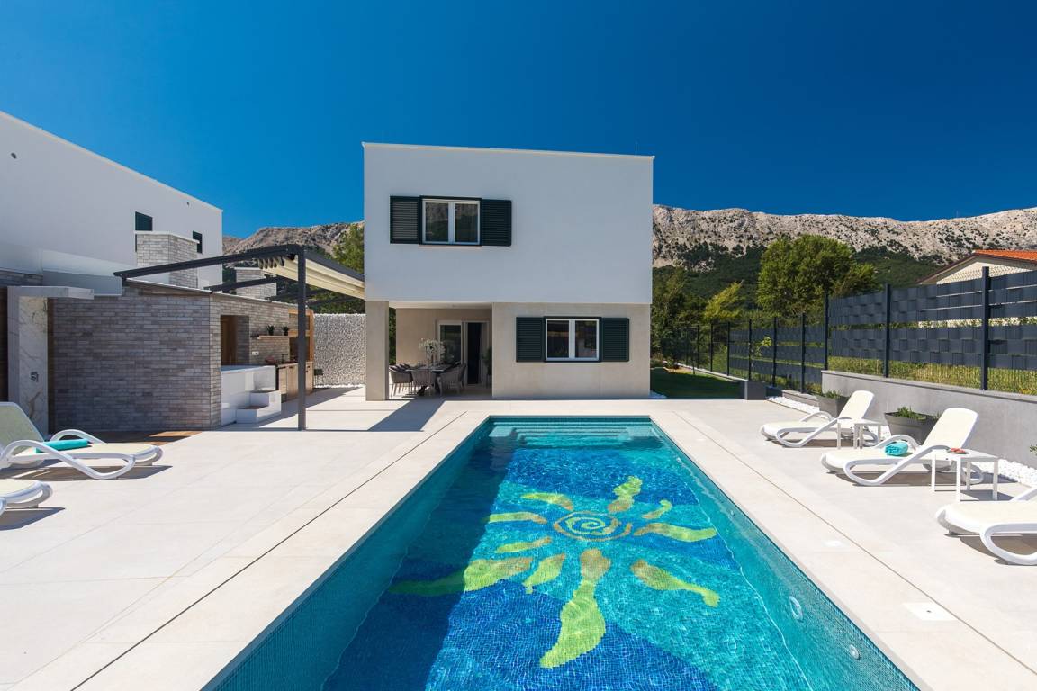 145 M² Villa ∙ 4 Bedrooms ∙ 10 Guests - Baška