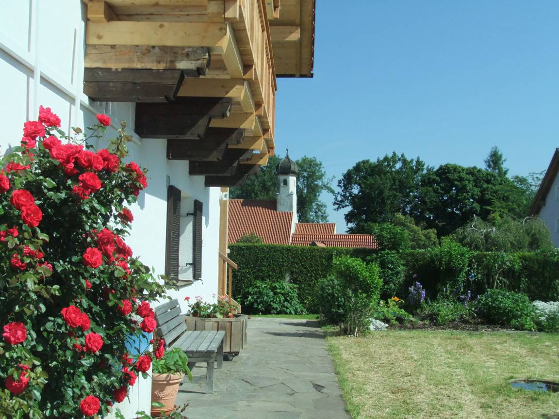 65 M² Ferienwohnung ∙ 1 Schlafzimmer ∙ 2 Gäste - Dietramszell