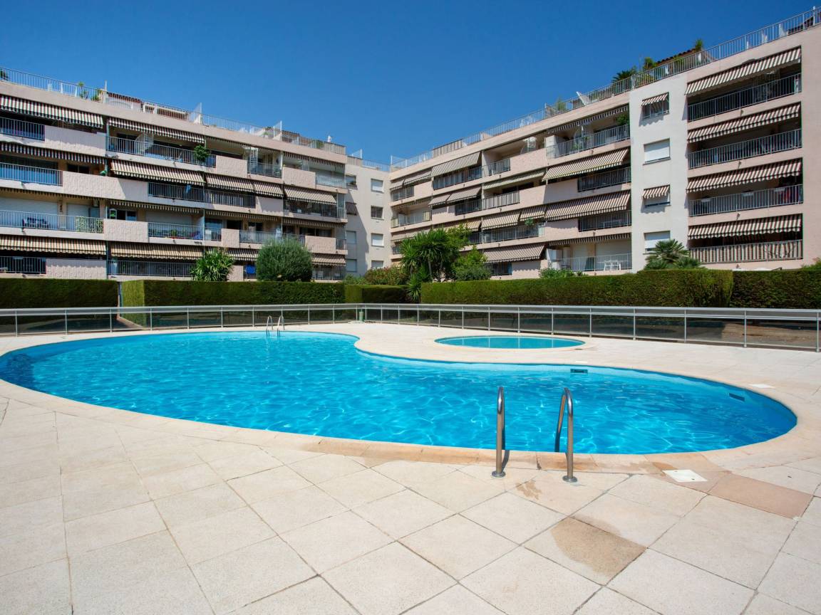 75 M² House ∙ 1 Bedroom ∙ 6 Guests - Villeneuve-Loubet