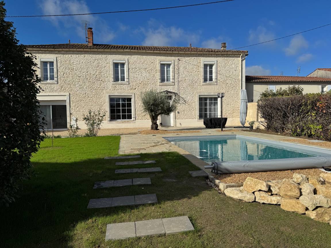 160 M² Maison De Vacances ∙ 4 Chambres ∙ 8 Personnes - Fontenay-le-Comte