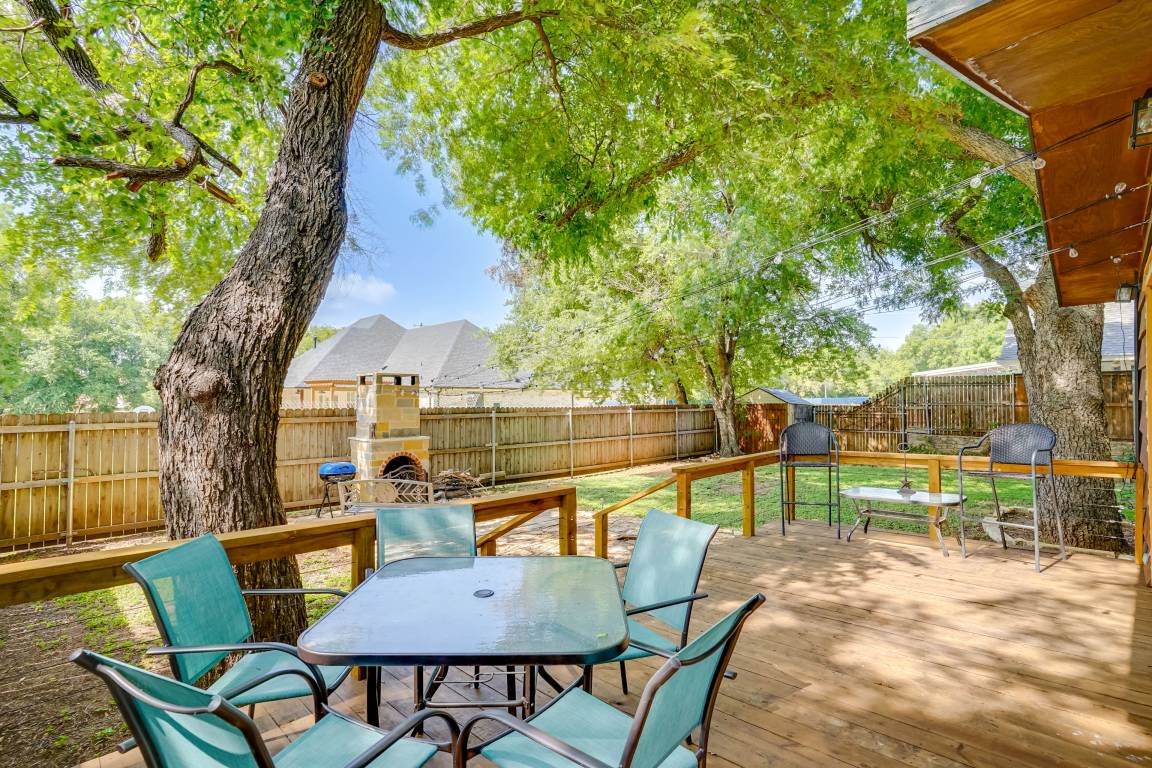 102 M² House ∙ 3 Bedrooms ∙ 6 Guests - Granbury, TX