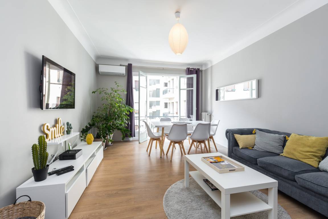 70 M² Appartement ∙ 2 Chambres ∙ 4 Personnes - Gare de Nice Ville