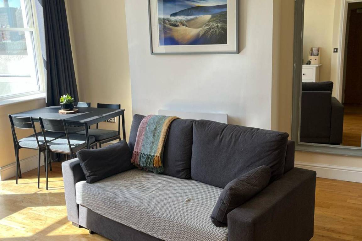 45 M² Apartment ∙ 1 Bedroom ∙ 4 Guests - Cardiff