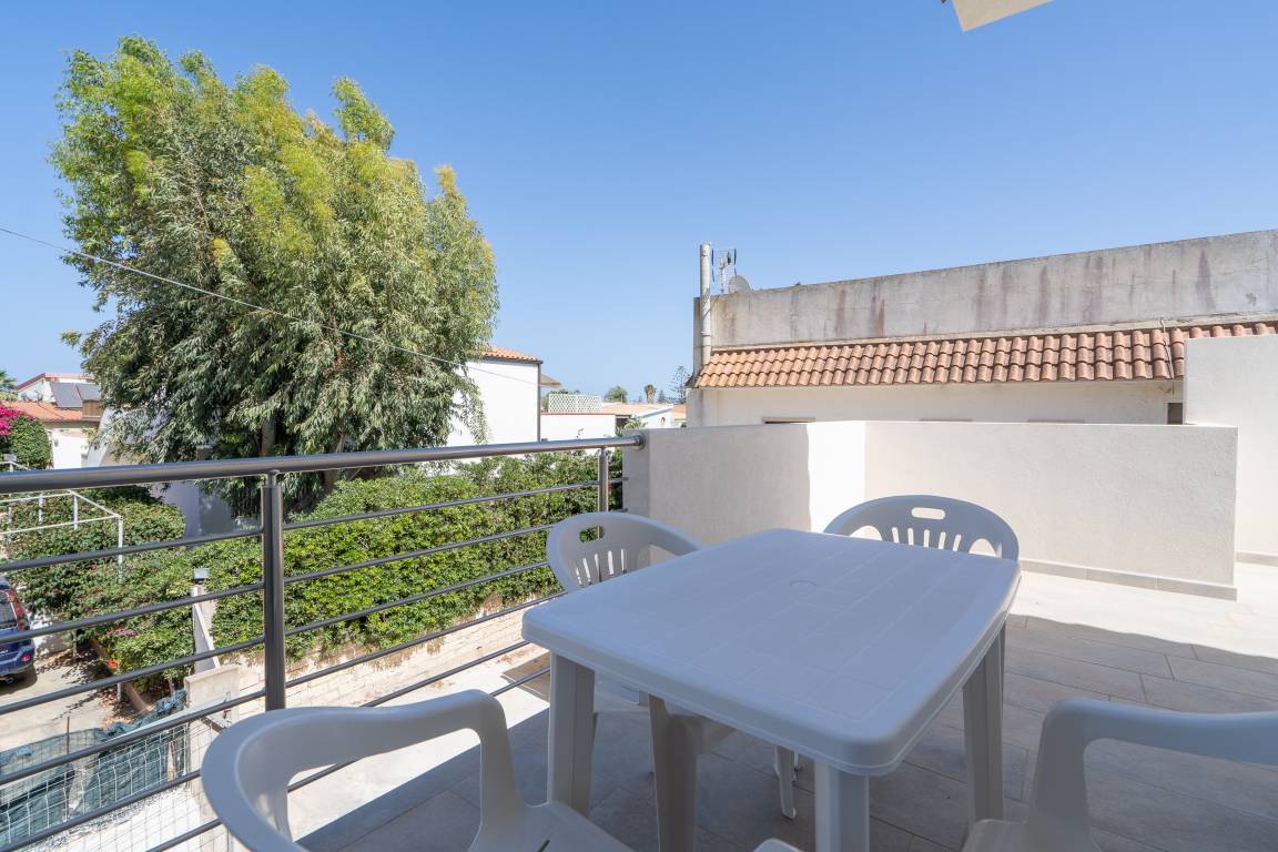 60 M² Apartment ∙ 2 Bedrooms ∙ 5 Guests - San Lorenzo, Italy