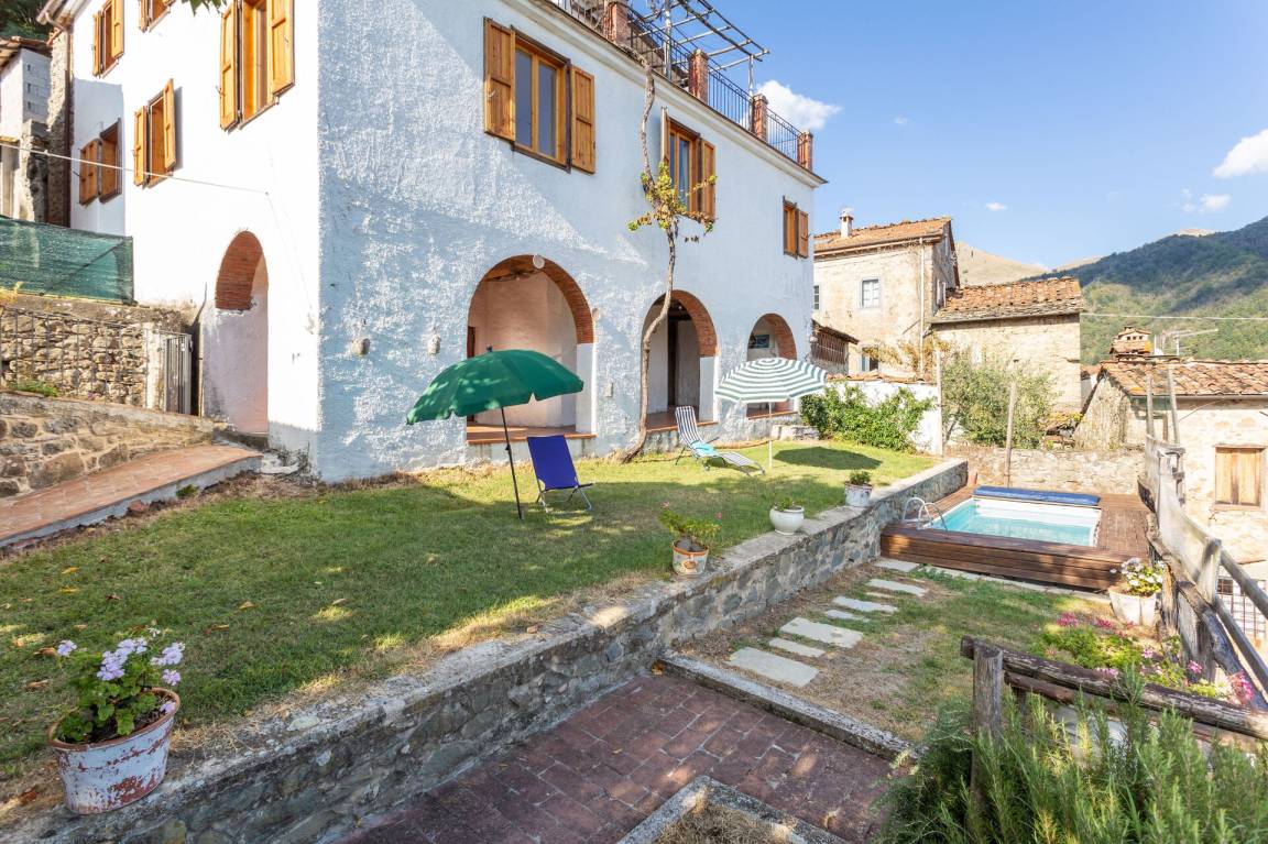 200 M² Villa ∙ 3 Chambres ∙ 8 Personnes - Bagni di Lucca