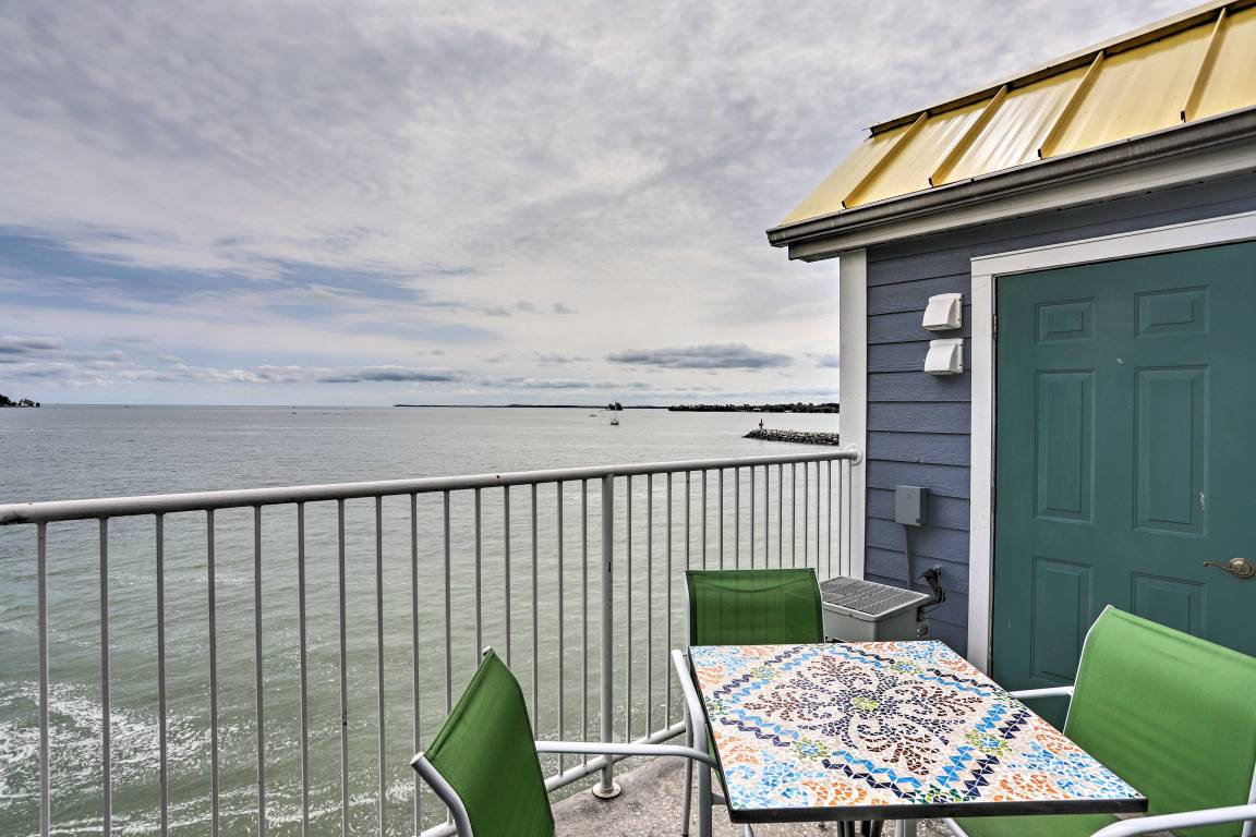 74 M² Apartment ∙ 2 Bedrooms ∙ 8 Guests - Put-in-Bay, OH