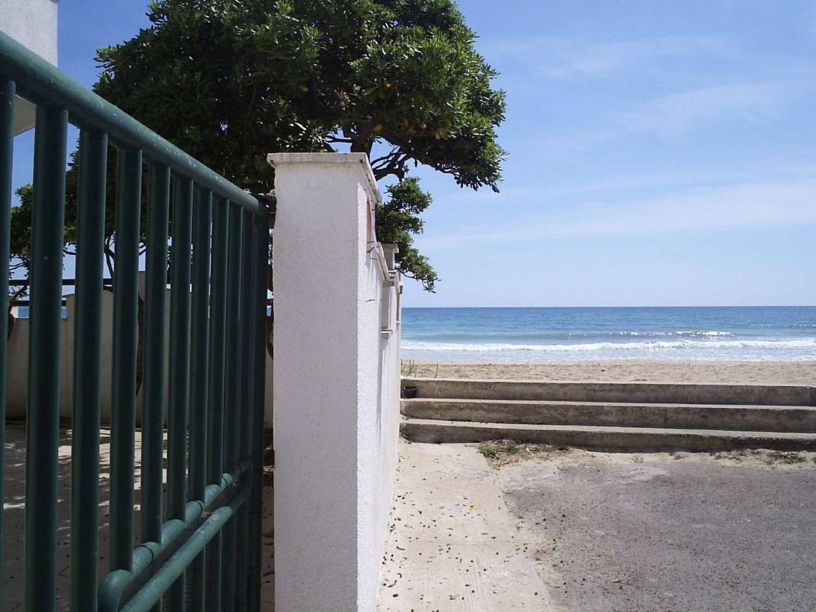 Villa ∙ 3 Bedrooms ∙ 11 Guests - Torre Lapillo