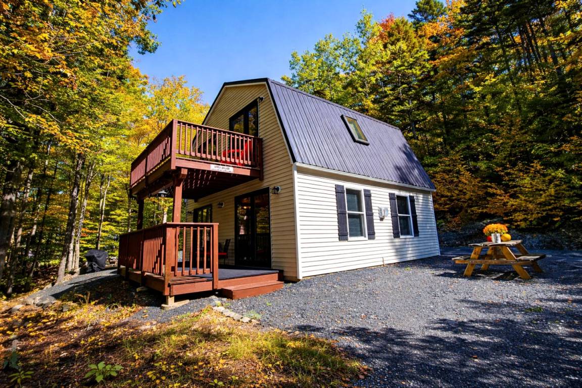 House ∙ 2 Bedrooms ∙ 4 Guests - Greenville, ME