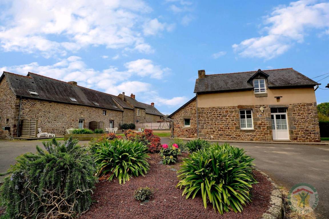 75 M² Gîte ∙ 2 Chambres ∙ 4 Personnes - Combourg