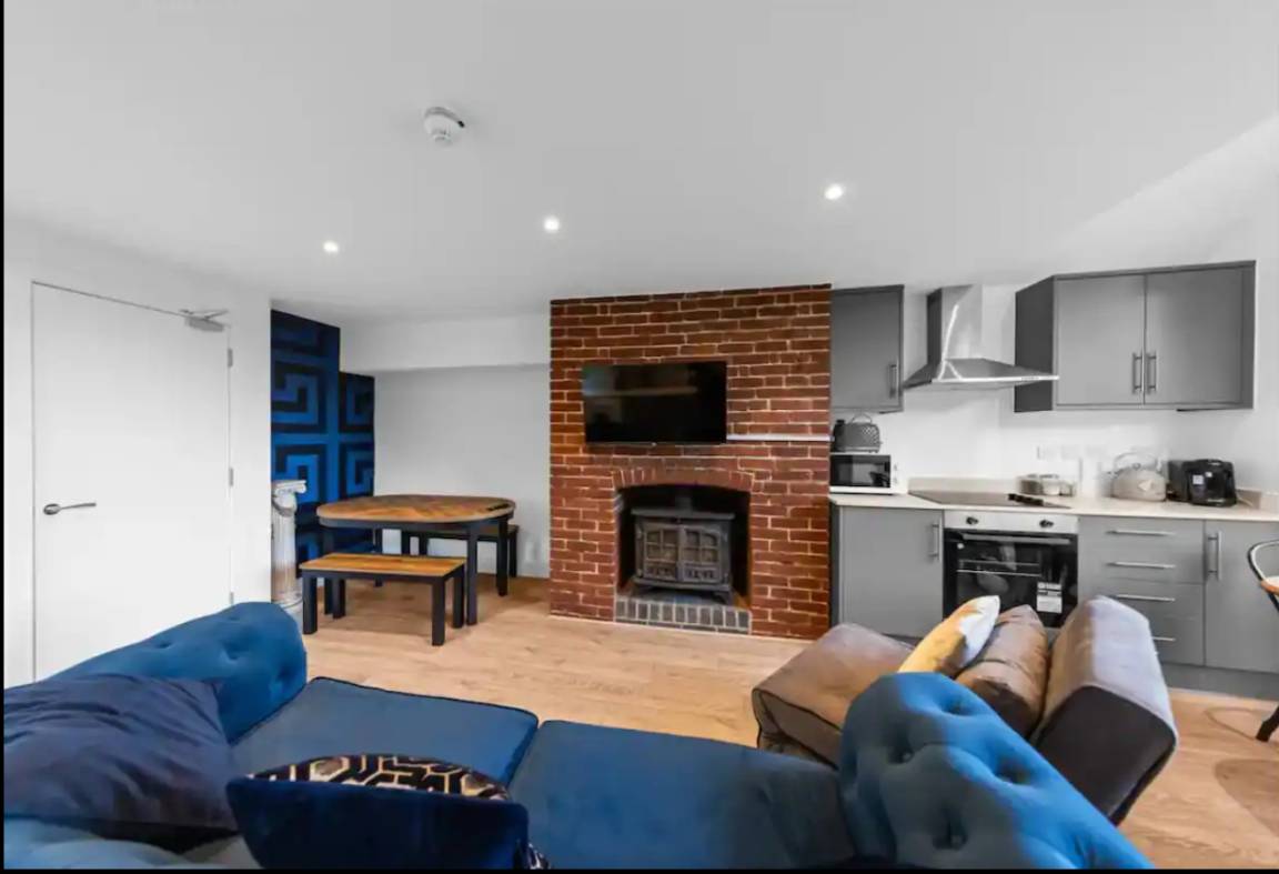 325 M² Lodge ∙ 8 Bedrooms ∙ 23 Guests - Kent