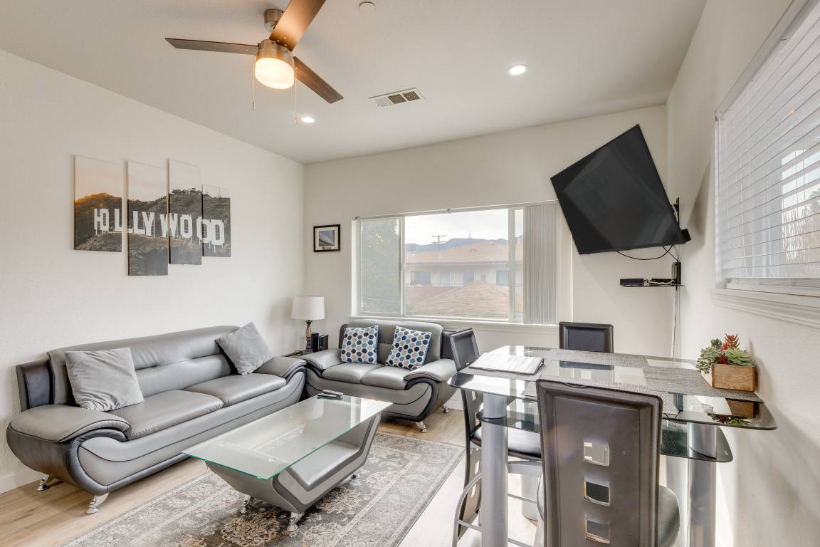 139 M² House ∙ 3 Bedrooms ∙ 6 Guests - Burbank, CA