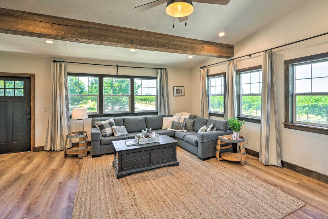 92 M² Cottage ∙ 2 Bedrooms ∙ 6 Guests - California