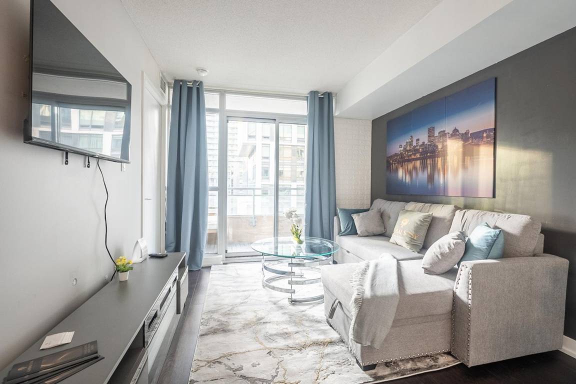 65 M² Apartment ∙ 3 Bedrooms ∙ 5 Guests - Mississauga