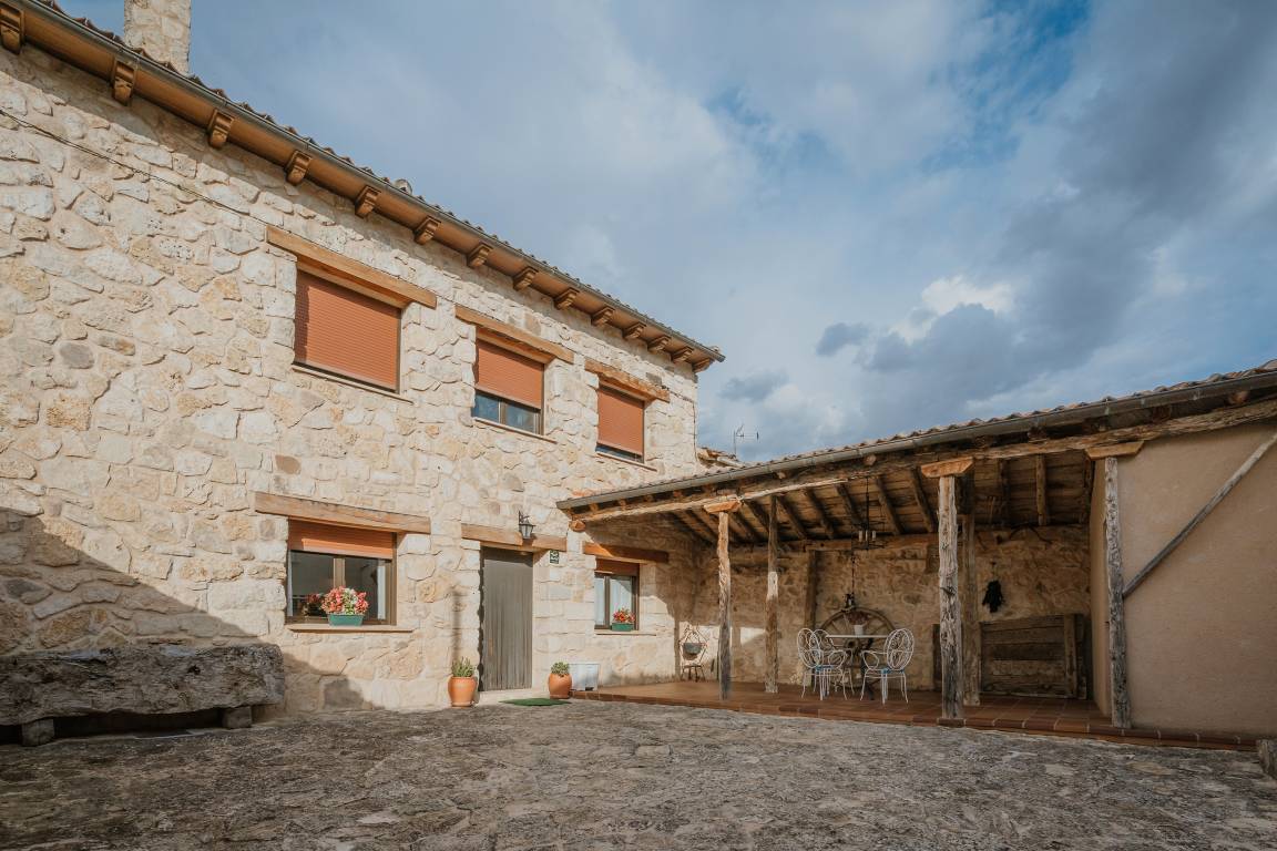 150 M² Casa ∙ 4 Habitaciones ∙ 8 Huéspedes - Sepúlveda