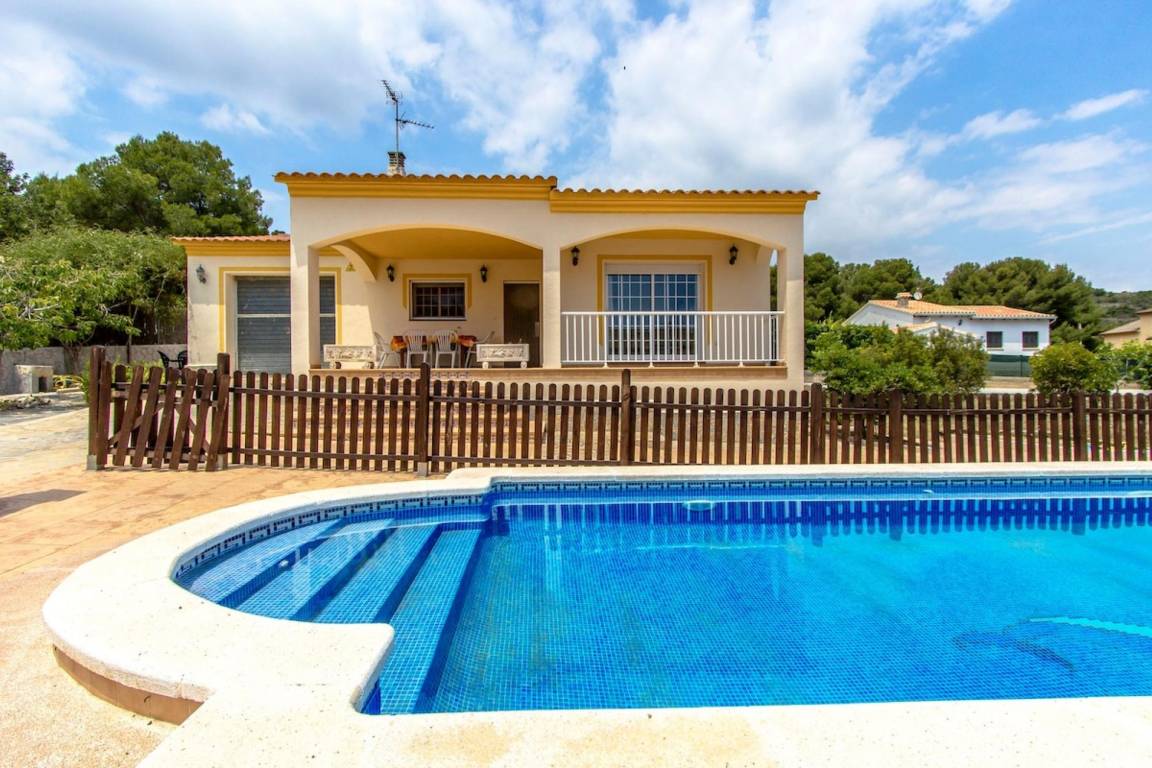 135 M² Villa ∙ 2 Bedrooms ∙ 5 Guests - Coma-ruga
