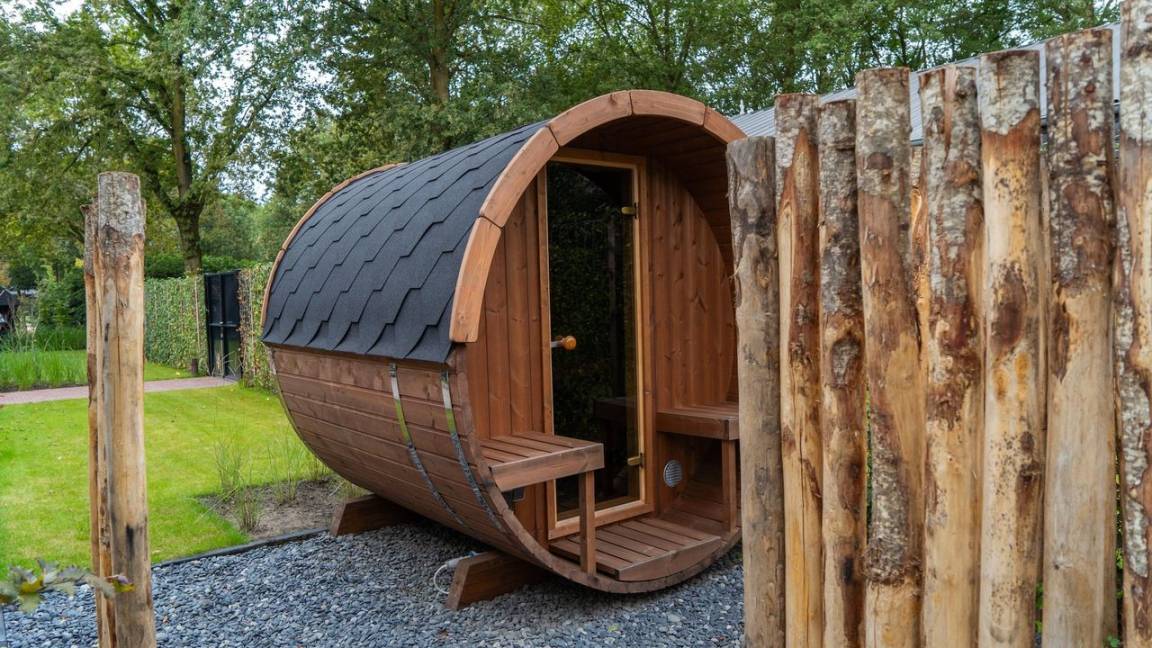 450 M² Maison De Vacances ∙ 9 Chambres ∙ 18 Personnes - Eindhoven