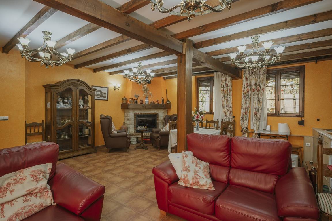 160 M² Appartement ∙ 5 Slaapkamers ∙ 10 Gasten - Ampudia