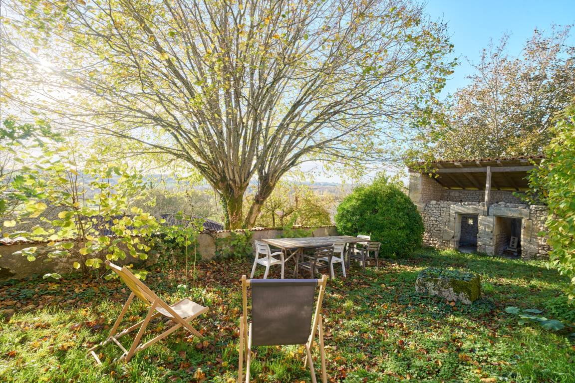 200 M² House ∙ 4 Bedrooms ∙ 10 Guests - Charente