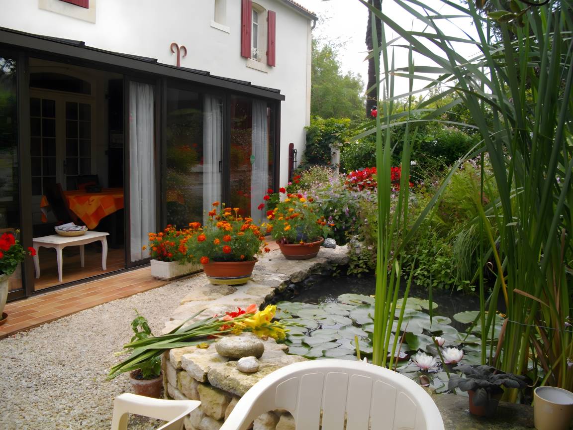 16 M² Chambre D'hôtes ∙ 1 Chambre ∙ 2 Personnes - Fontenay-le-Comte