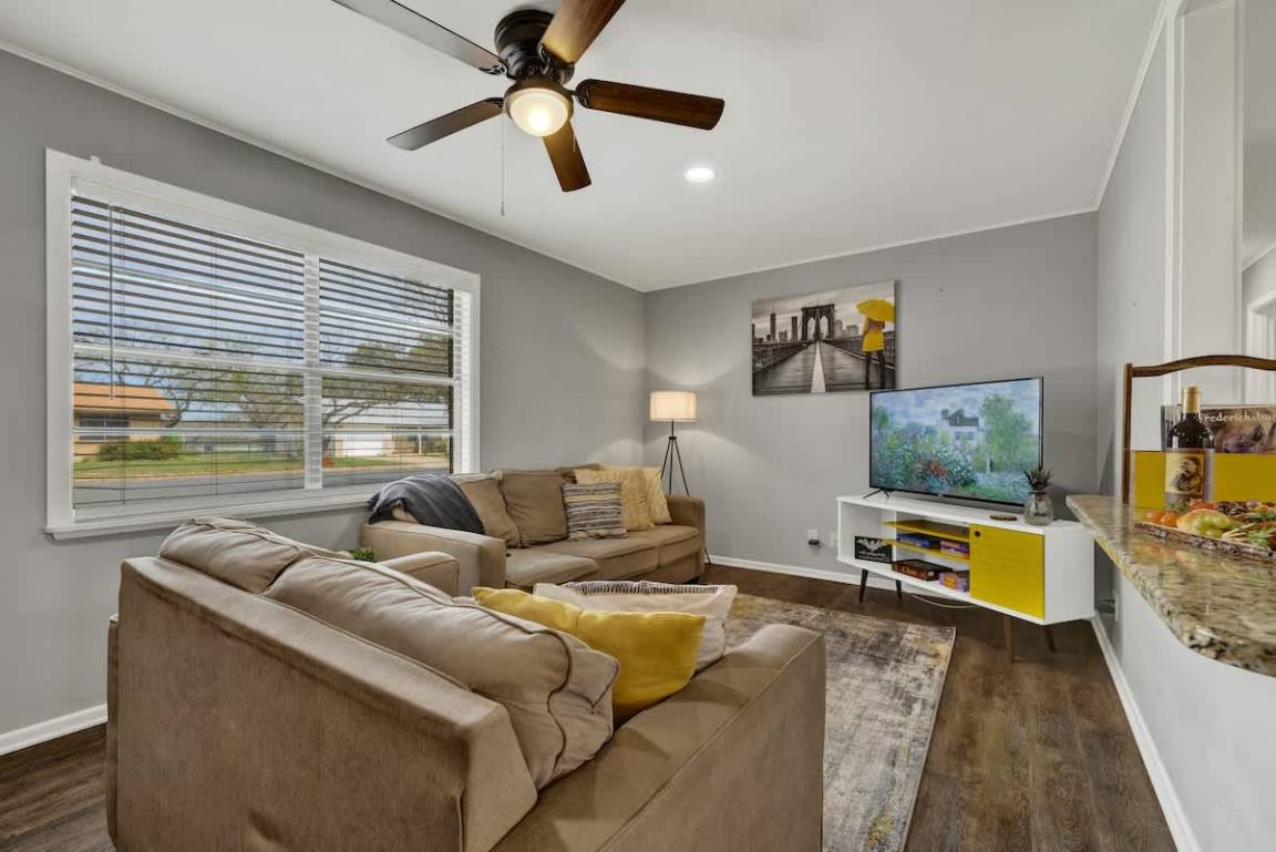 Casa ∙ 3 Habitaciones ∙ 10 Huéspedes - Fredericksburg, TX