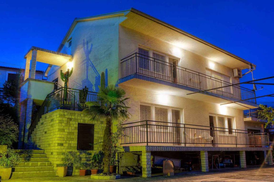 100 M² Ferienwohnung ∙ 3 Schlafzimmer ∙ 6 Gäste - Crikvenica