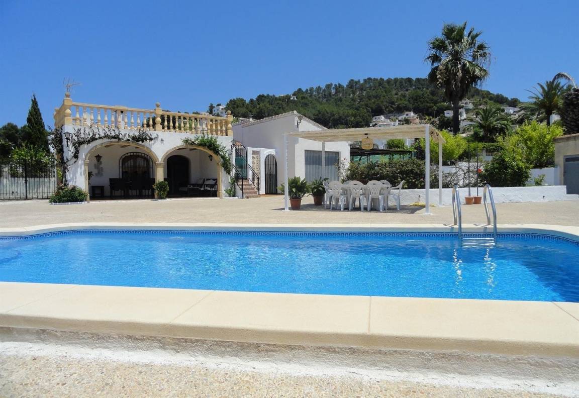 150 M² Villa ∙ 4 Bedrooms ∙ 8 Guests - Moraira