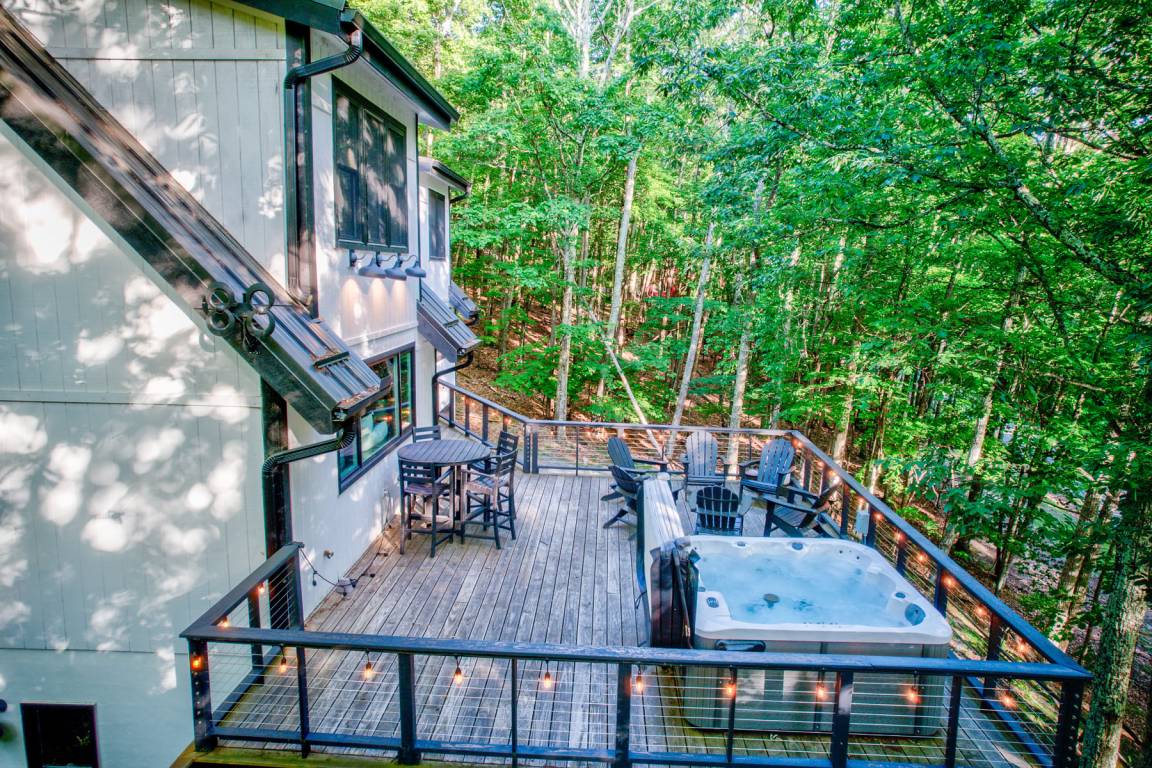 Cabin ∙ 5 Bedrooms ∙ 14 Guests - Beech Mountain, NC