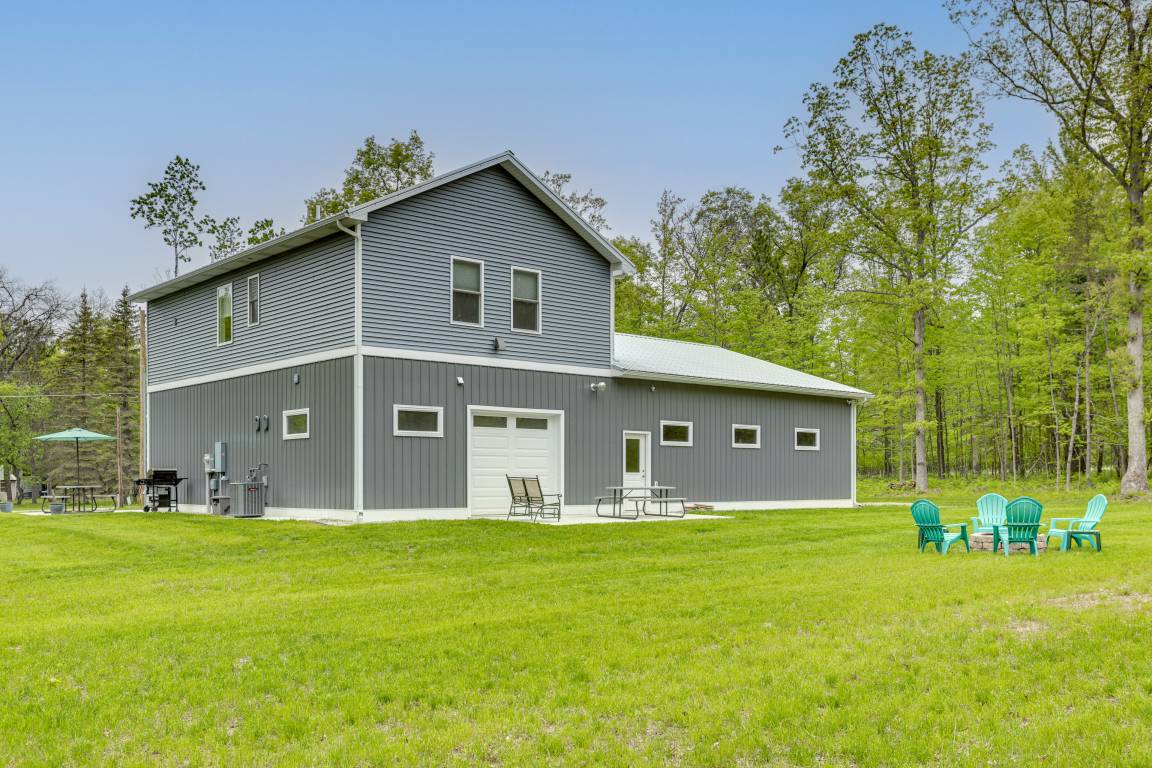 185 M² House ∙ 2 Bedrooms ∙ 8 Guests - Higgins Lake, MI