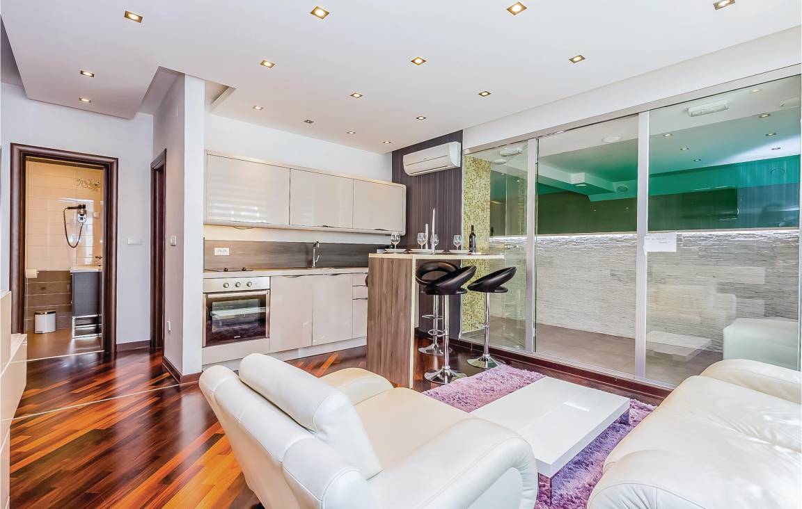 67 M² Apartment ∙ 2 Bedrooms ∙ 4 Guests - Crikvenica