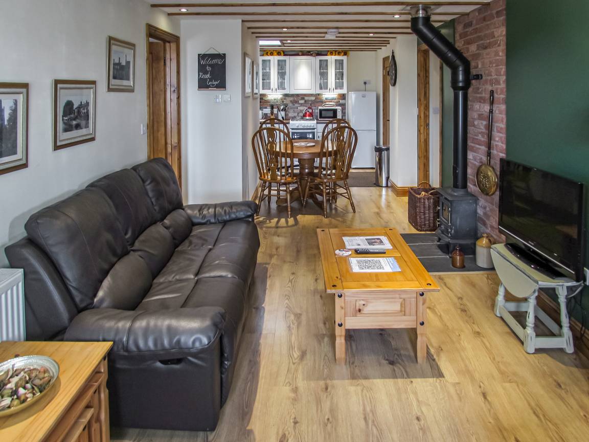 Cottage ∙ 2 Bedrooms ∙ 4 Guests - Ely