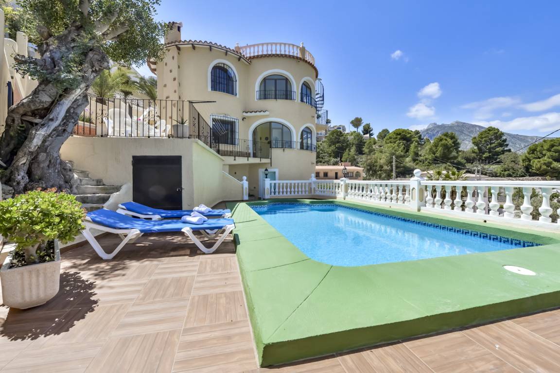 160 M² Villa ∙ 4 Bedrooms ∙ 8 Guests - Altea