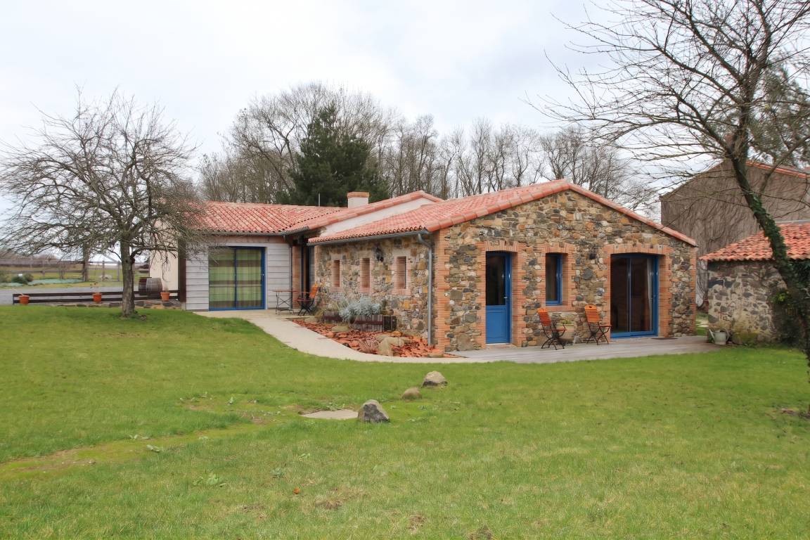 120 M² Maison De Vacances ∙ 3 Chambres ∙ 8 Personnes - Clisson