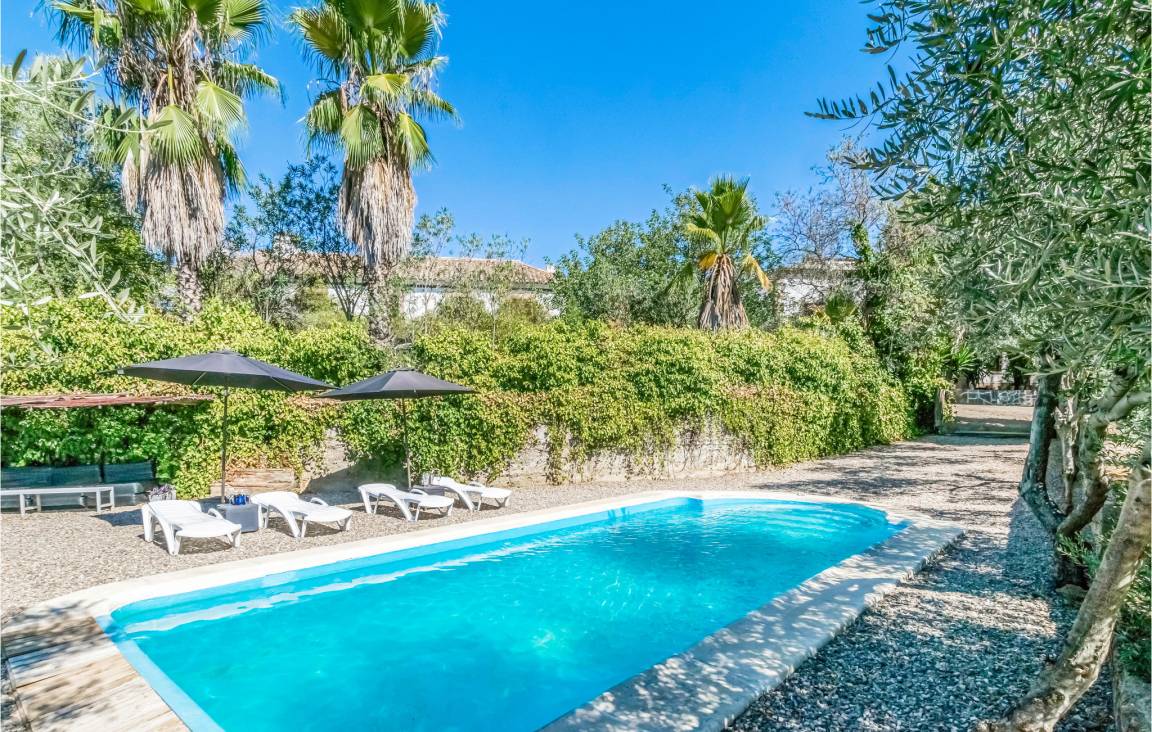 350 M² Dúplex ∙ 11 Habitaciones ∙ 20 Huéspedes - El Carpio