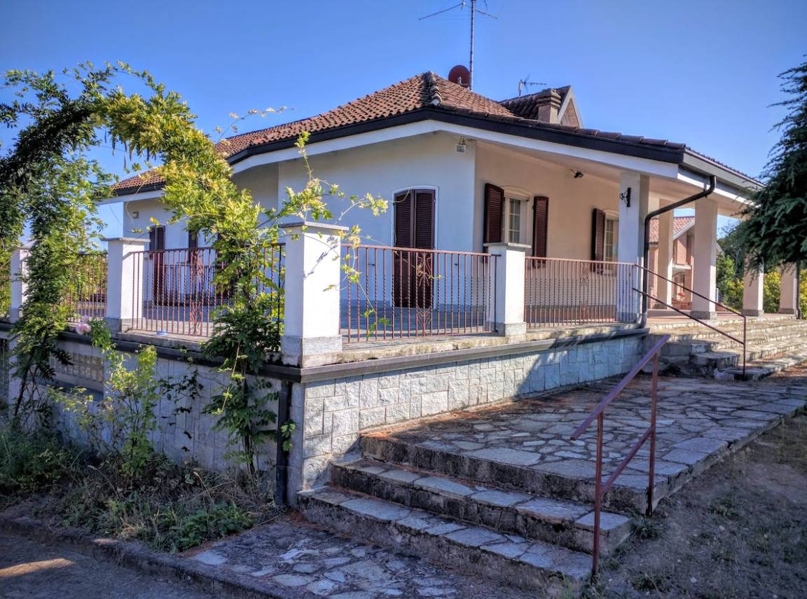 240 M² Ferienhaus ∙ 8 Schlafzimmer ∙ 10 Gäste - Piemont