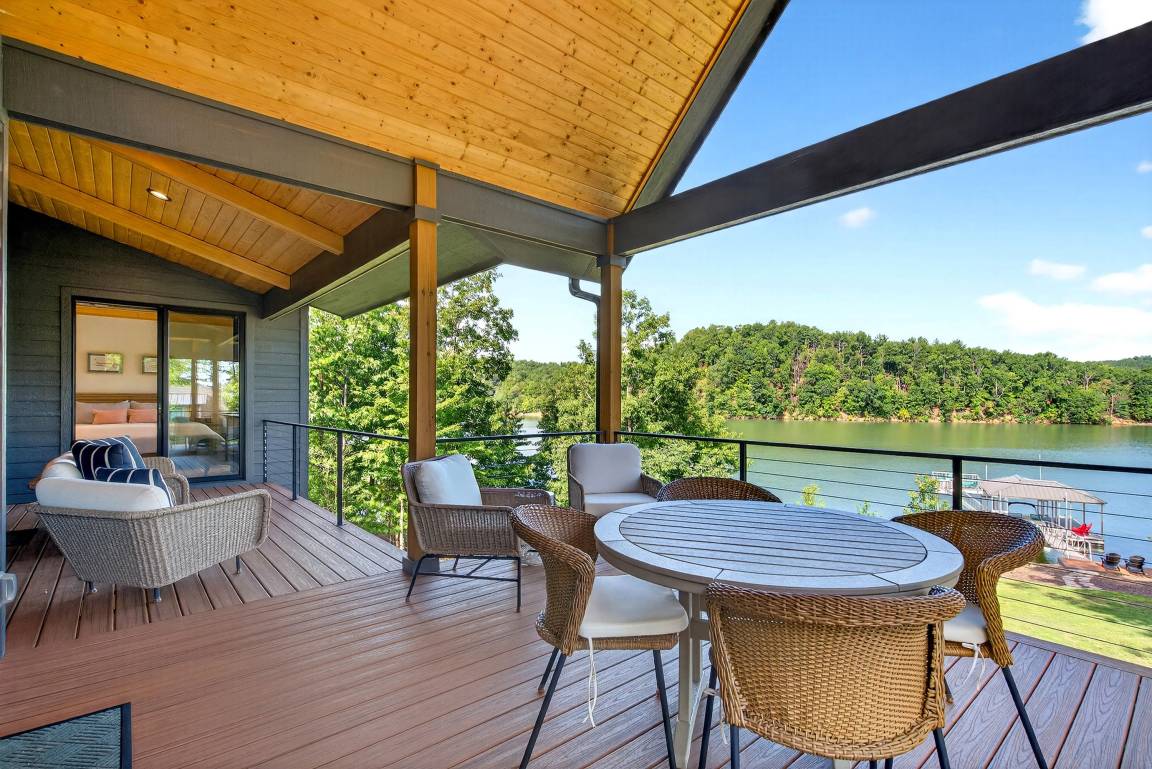 House ∙ 4 Bedrooms ∙ 12 Guests - Lake James, NC